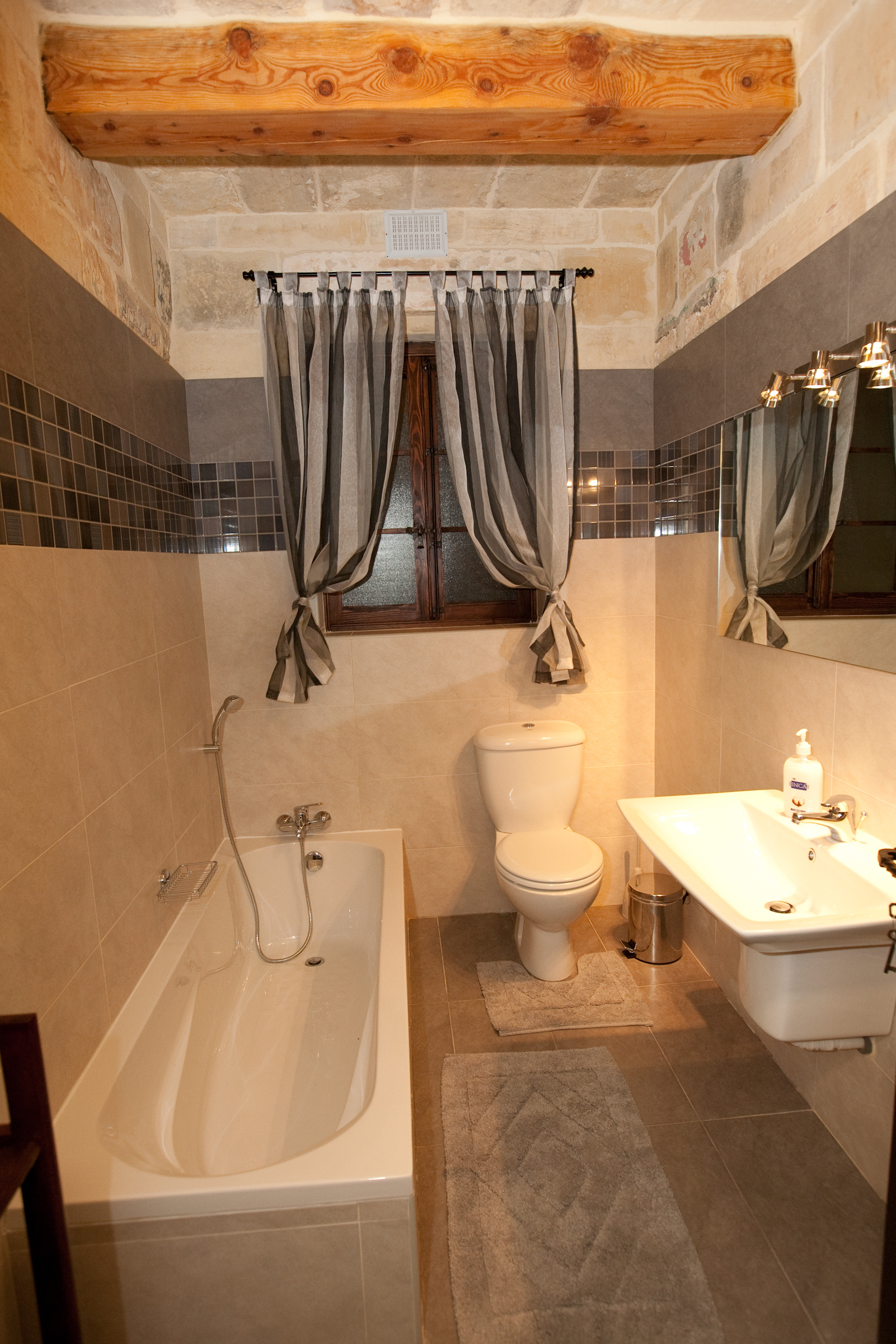 Tilmun Farmhouse Gozo Bathroom - xlendi.com