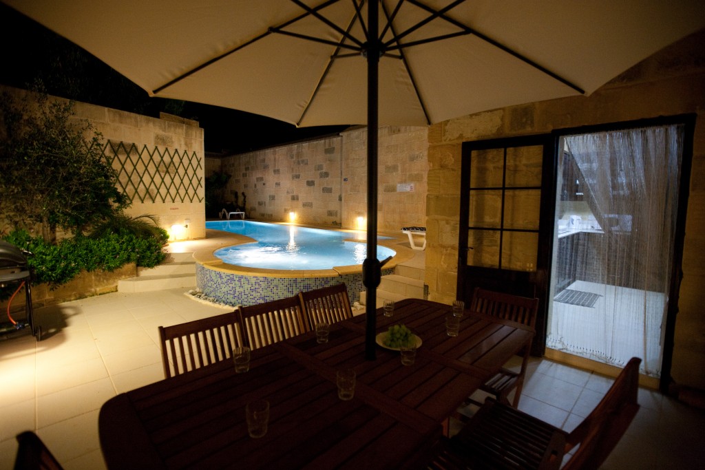 xlendi tourist services gozo farmhouse pool - xlendi.com